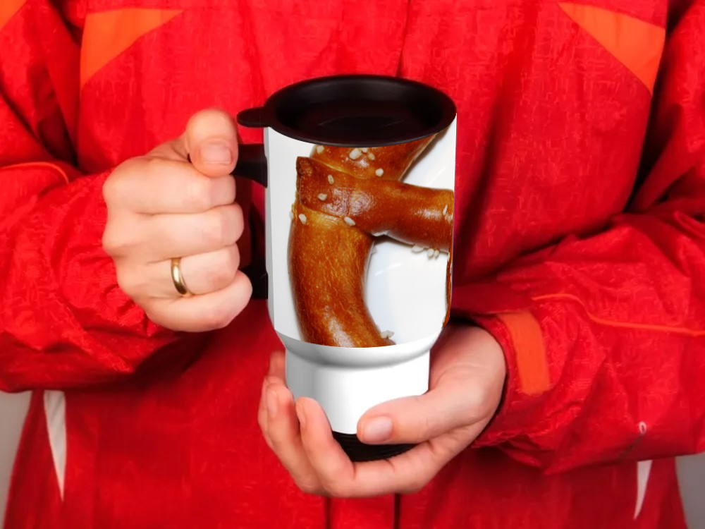 Тремокружка для авто с принтом "Октоберфест, крендель, еда" 0.5 л.