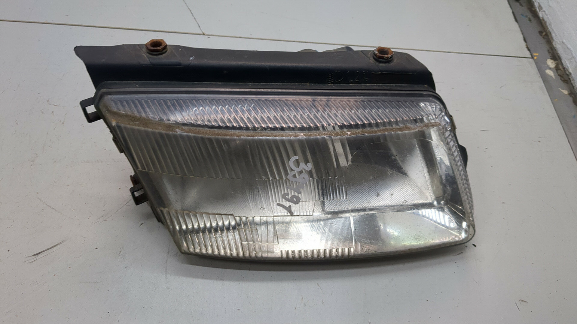 Фара (передняя) правая Volkswagen Passat 5 Б/У