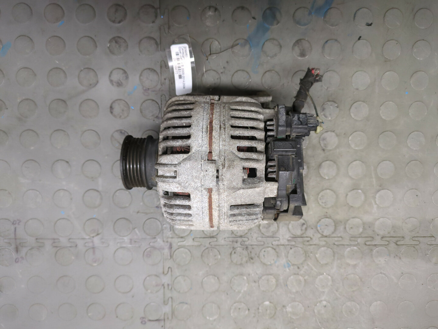 Генератор Opel Zafira B Б/У