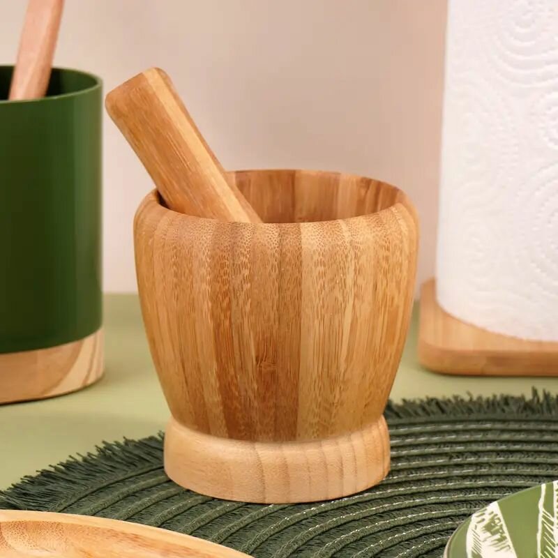 Ступка с пестиком, 310 мл, дерево, для измельчения специй, трав, орехов и других продуктов: ступка 10х10 см, пестик 14х3 см.