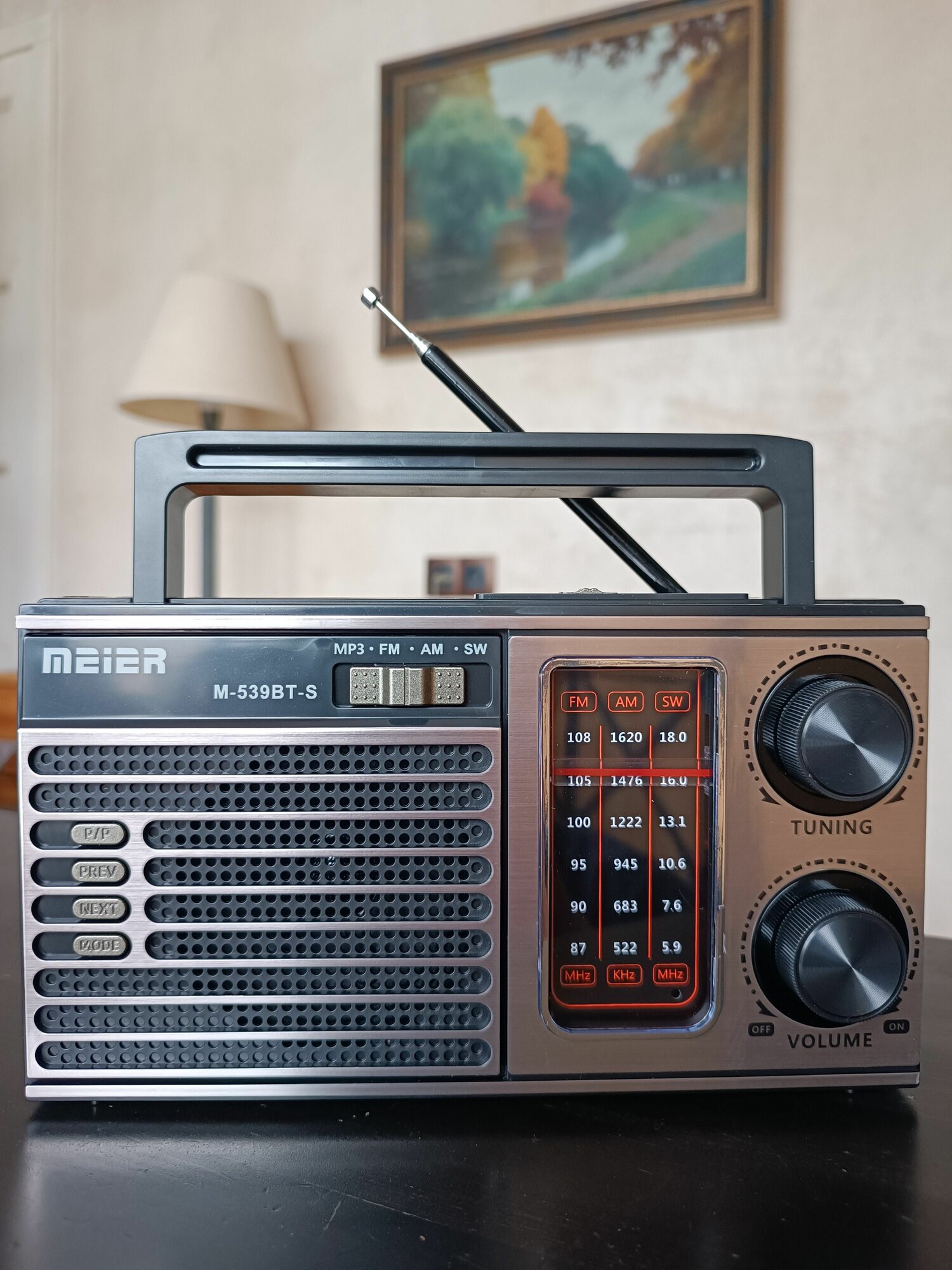 Радиоприемник Meier M-539BT-S с фонариком и солнечной батареей