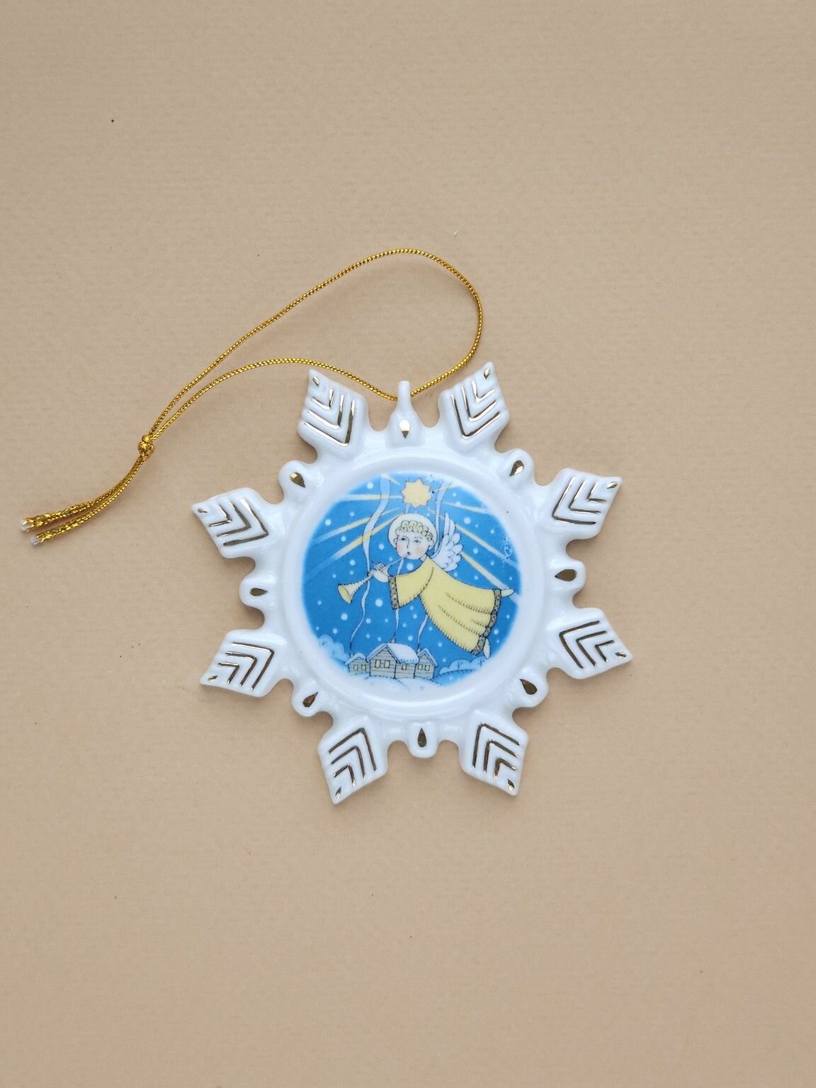 Ёлочная игрушка "Снежинка с ангелом". Ярославская майолика. Керамика ручной работы. Сделано в России.