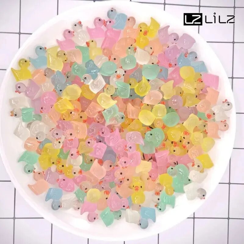 100 светящихся в темноте миниатюрных уток для школьных проектов, аксессуаров и миниатюрных персонажей