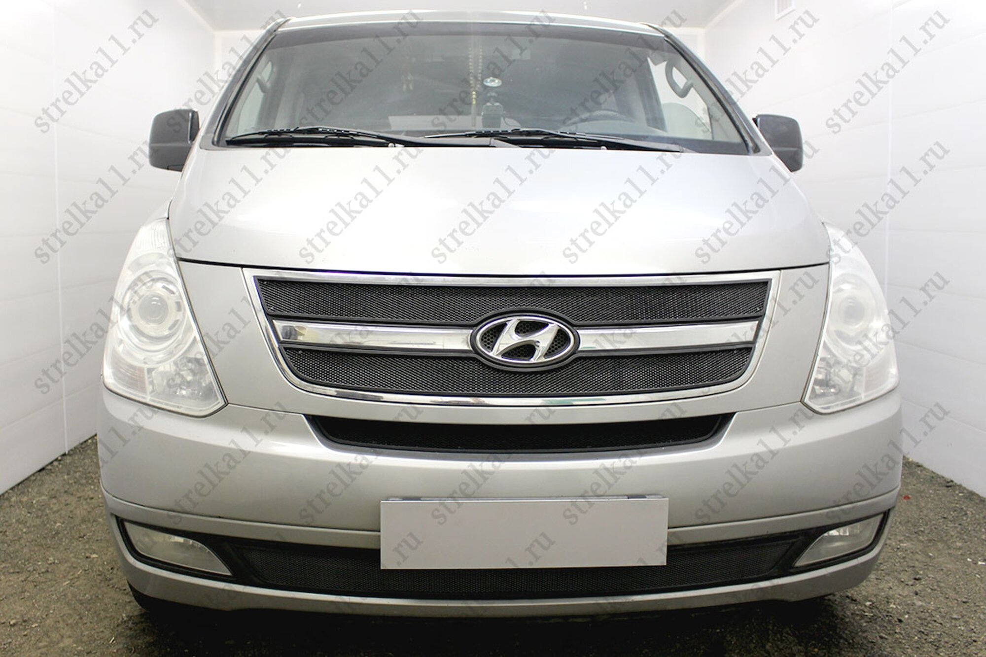Защитная сетка радиатора с окантовкой и защелками для Hyundai Starex H1 2007-2015 (II), 4шт