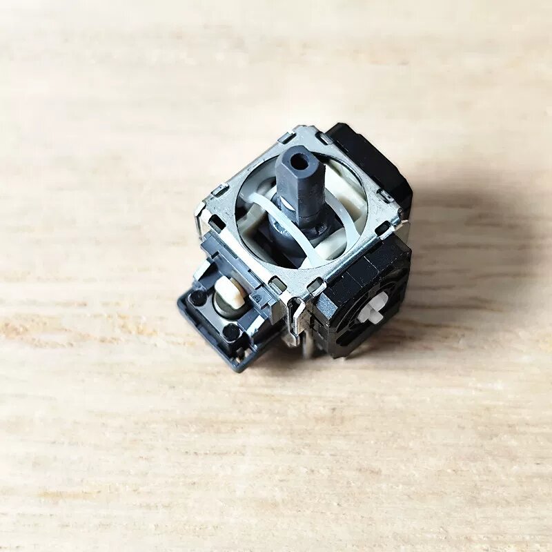 Оригинальный 3D-джойстик Xbox One 10K3 черная подставка белый сердечник - Одна штука