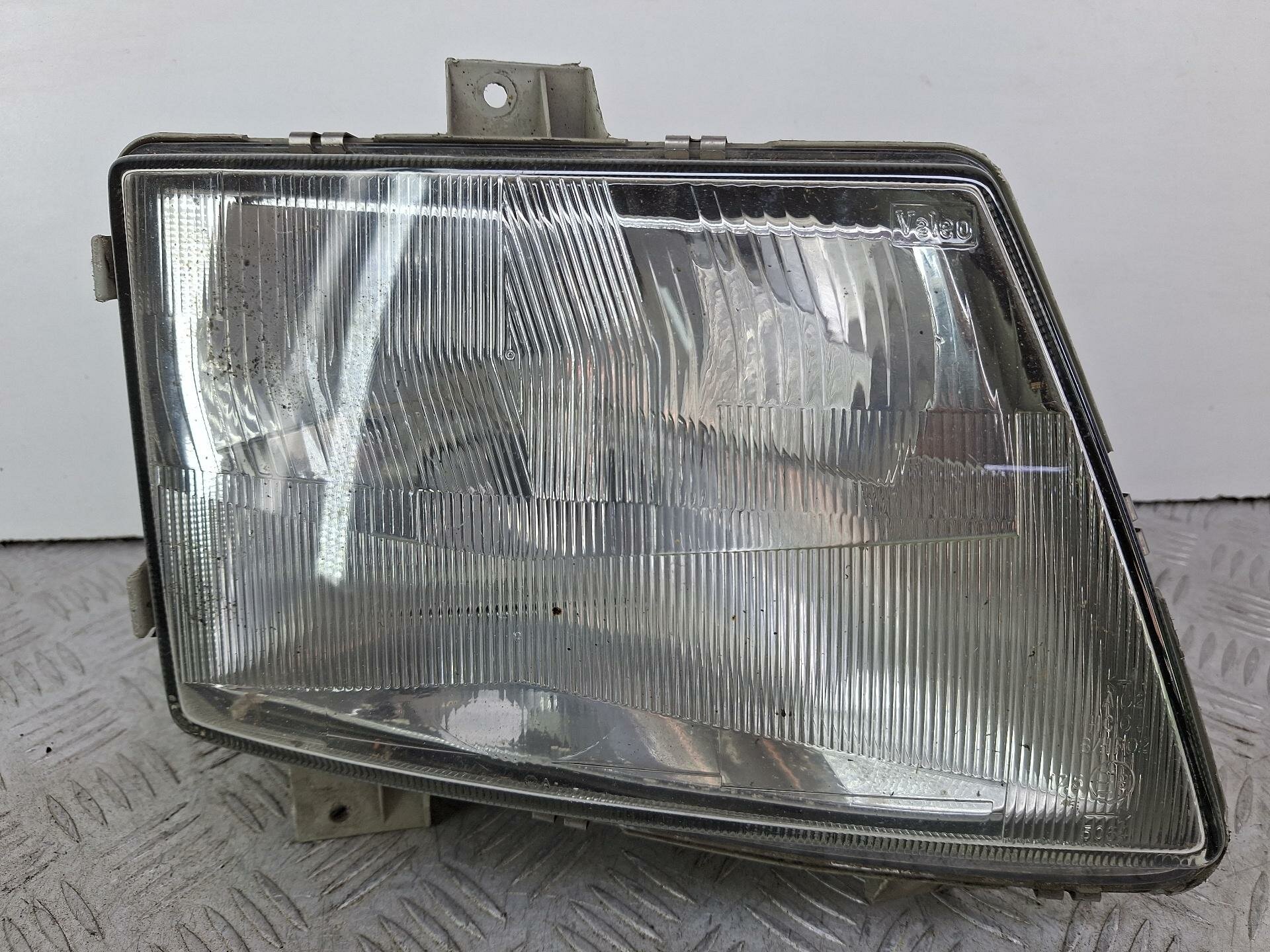Фара правая Mercedes-Benz Vito W638 (1996 - 2003)