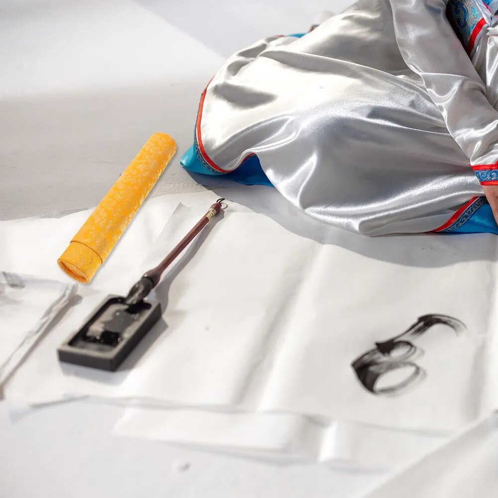 Рекламно-почтовый бумажный тубус для хранения постеров с регулировкой длины золотистый