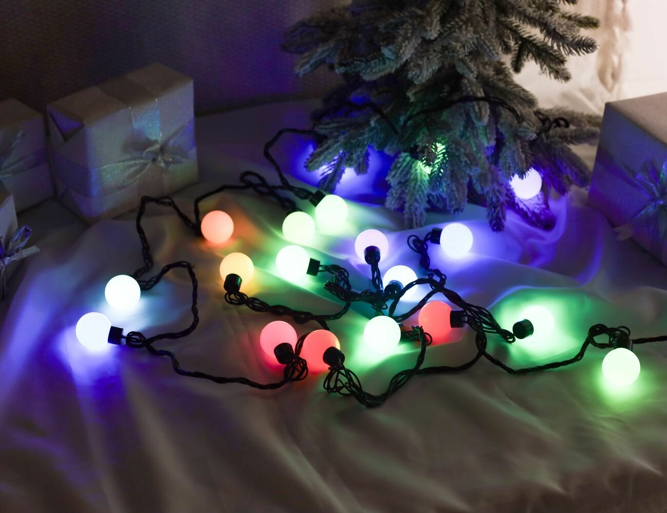 Светодиодная гирлянда Большие Шарики Рич Лед (Rich Led) 5 м, 20 RGB LED ламп 40 мм, чёрный ПВХ, соединяемая, IP54, Рич ЛЕД (Rich LED) RL-T5-20C-40B-B/RGB