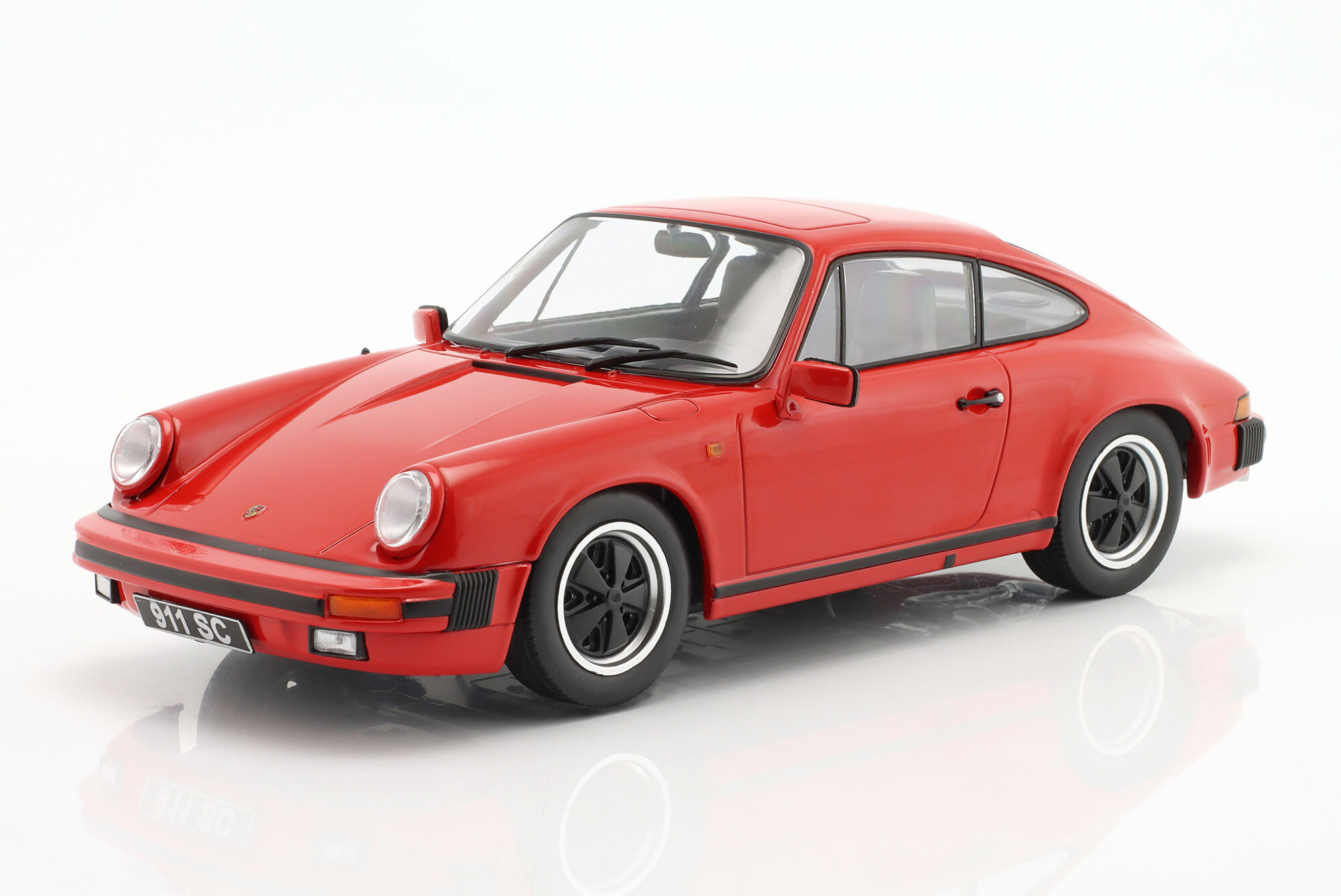 Модель коллекционная KK-SCALE Porsche 911 sc coupe 1983 / порше купе красный