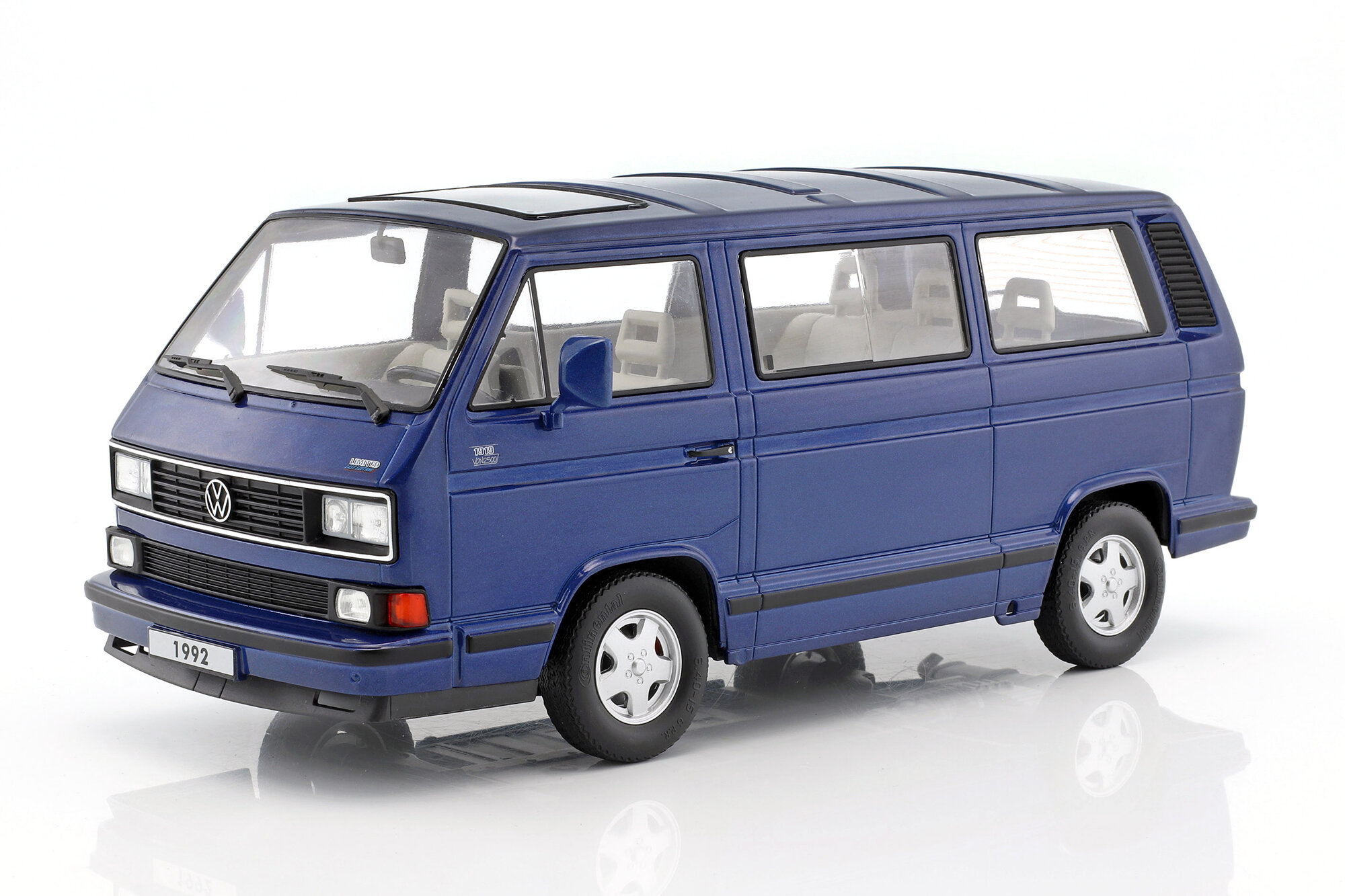 Модель коллекционная KK-SCALE Vw bulli T3 multivan limited last edition 1992 bluemetallic limited edition 1750 pcs