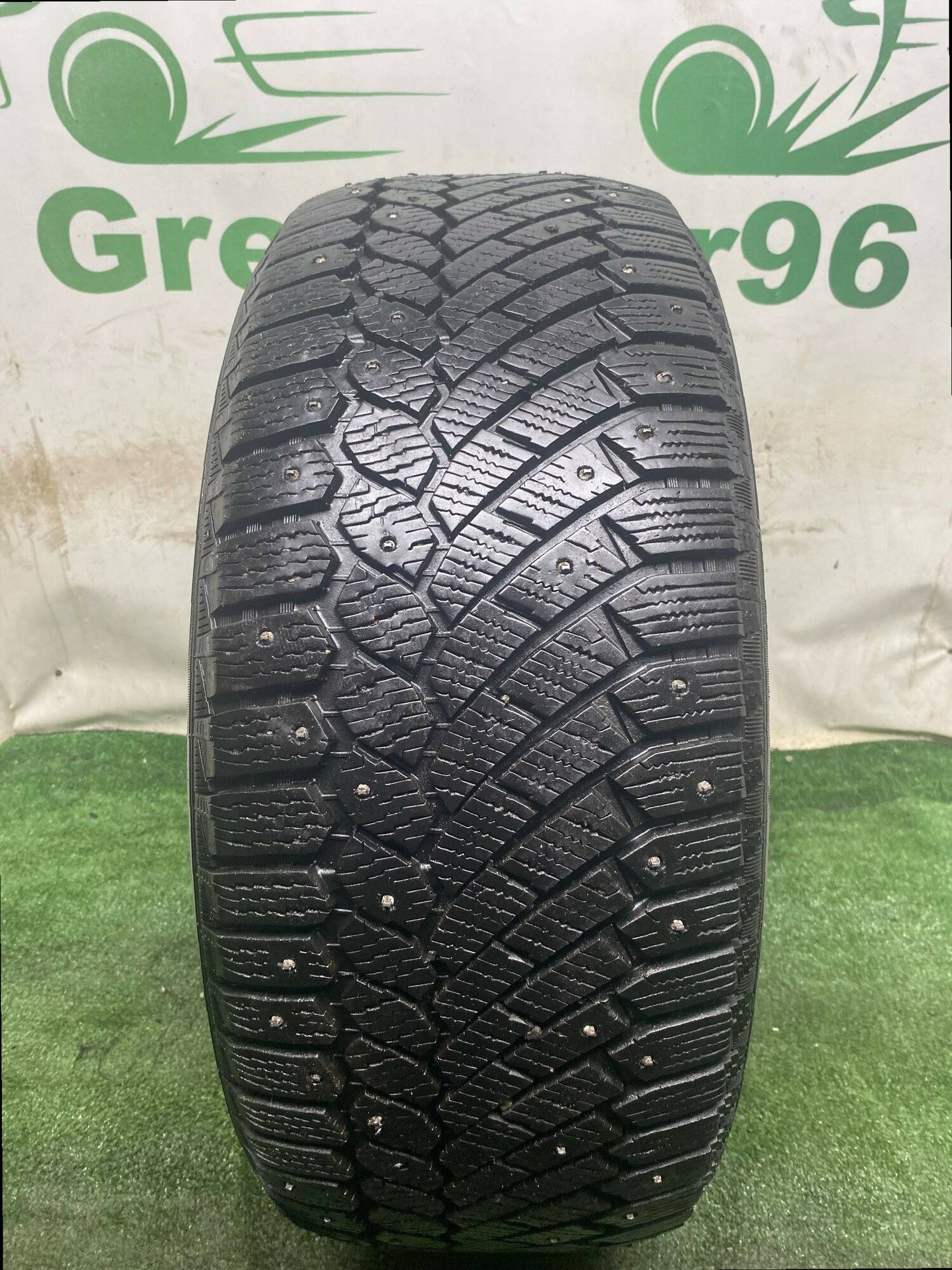 Зимние шины Continental Conti 4x4 IceContact 255/55 R18 20% износ MRP050031