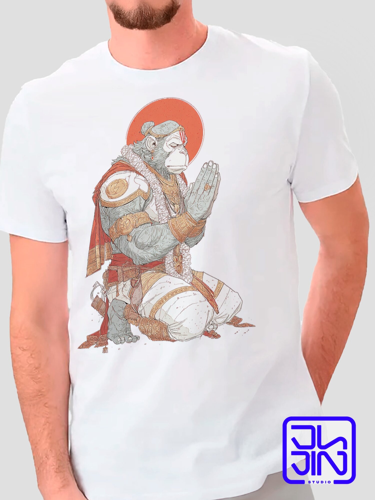 Футболка классическая мужская с авторским принтом Этническая светло-голубая обезьяна в белой одежде, молитва и медитация, белый хлопковый трикотаж с прикольным рисунком на груди