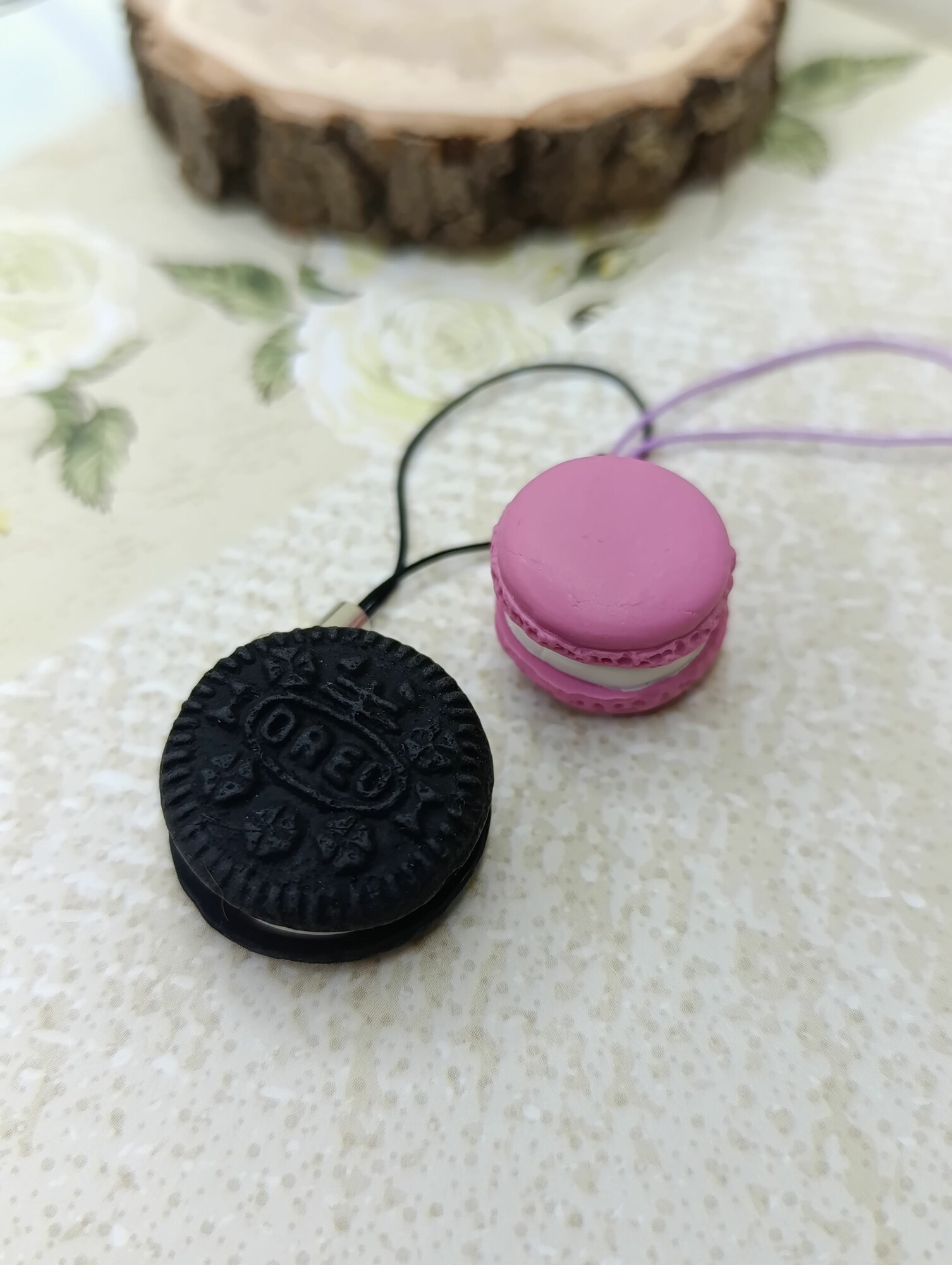 Подвески на телефон/флешку, ручная работа