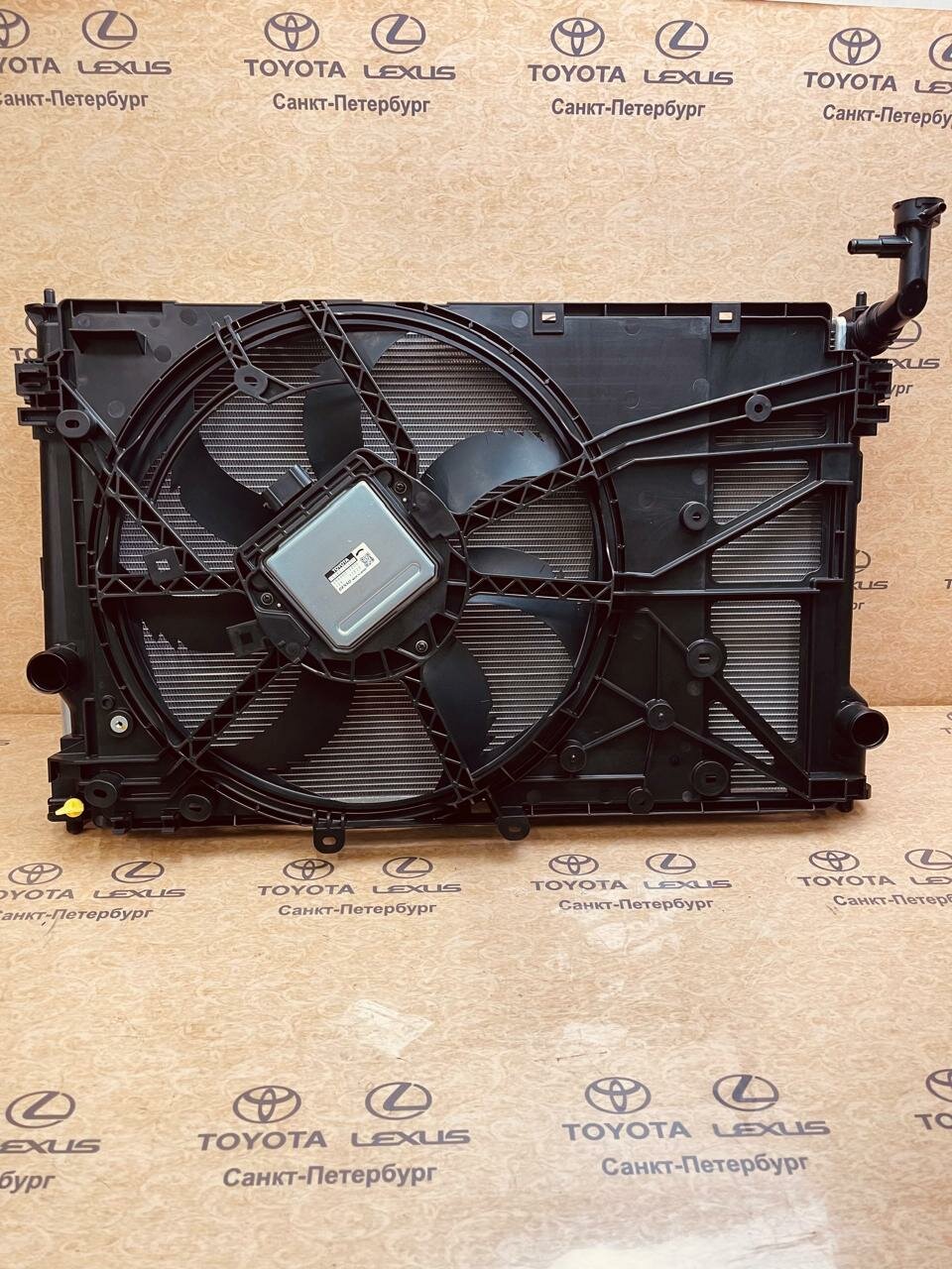 Кассета радиаторов с диффузором Toyota RAV4 XA50, Camry 70