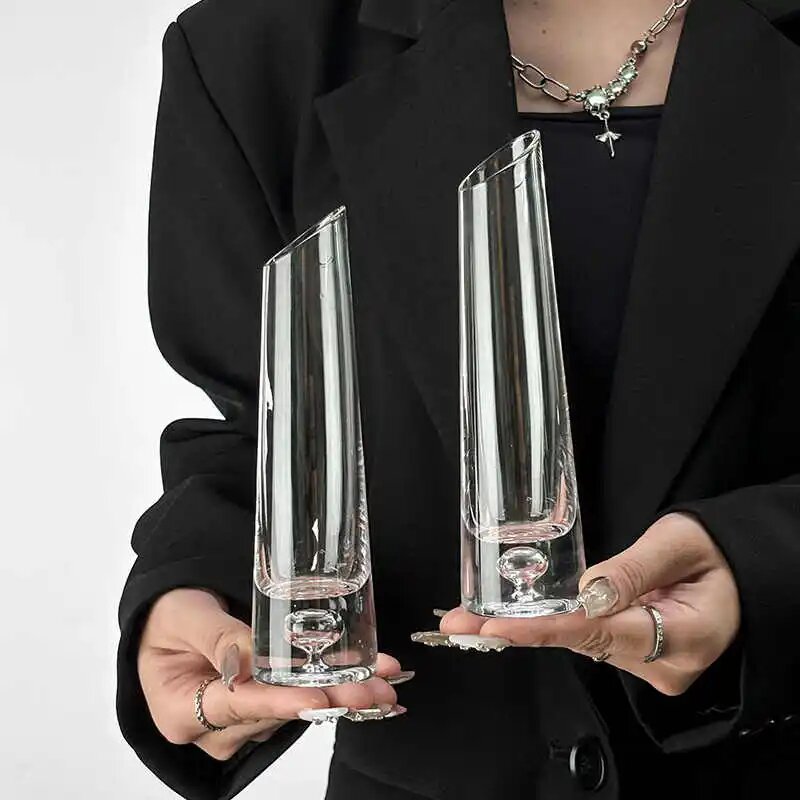 Стеклянный бокал для красного вина