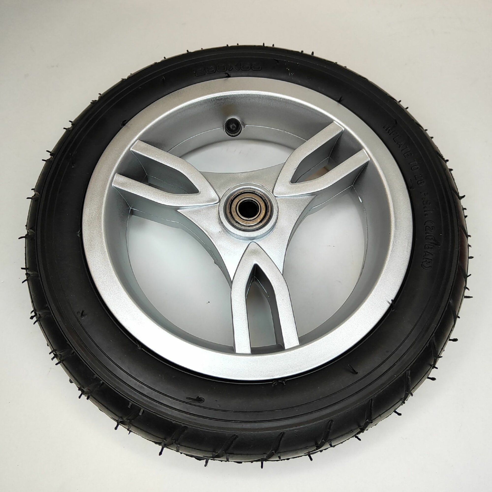 Колесо заднее для трехколесного велосипеда надувное серое 10 дюймов