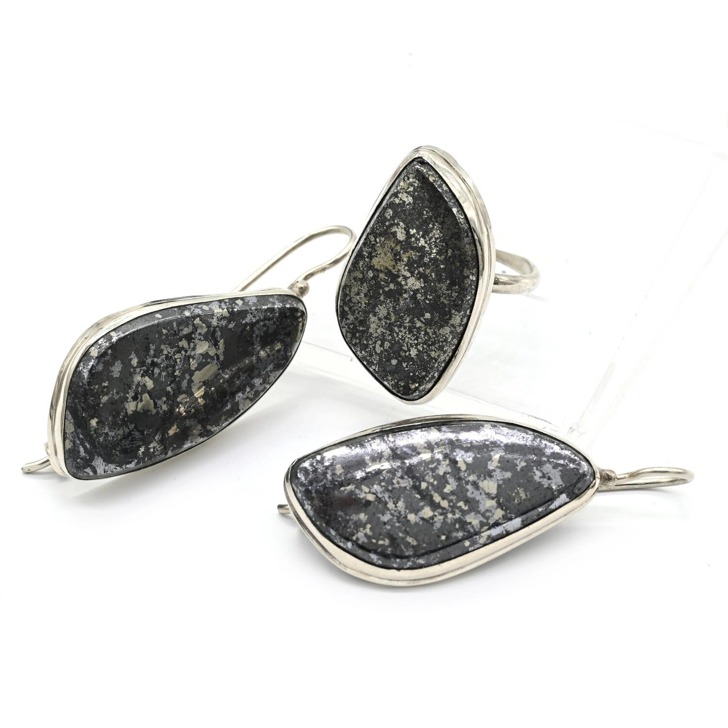 Комплект бижутерии, пирит