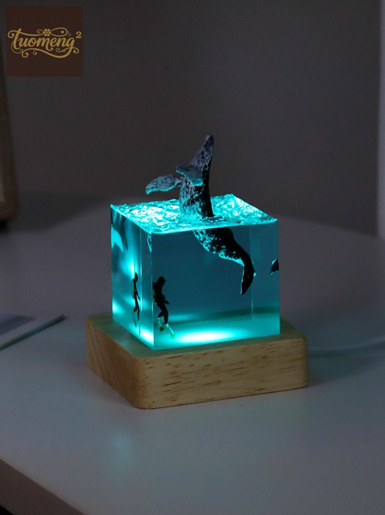 Ночник в форме акулы из эпоксидной смолы с деревянной основой, для украшения дома и офиса, Горбатый кит