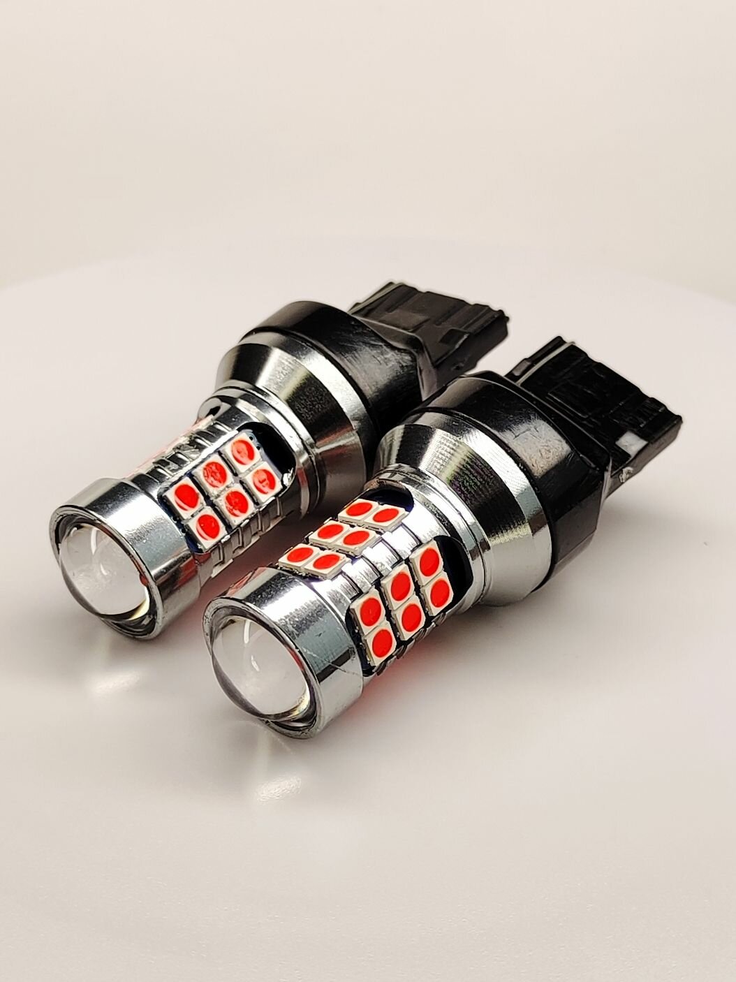 Яркие LED лампы с линзой 12V красные WR21W (T20 7440 W21W) чипы 3030 27SMD, для легковых автомобилей, спецтехники, мотоциклов, квадроциклов, американских тягачей, 2шт
