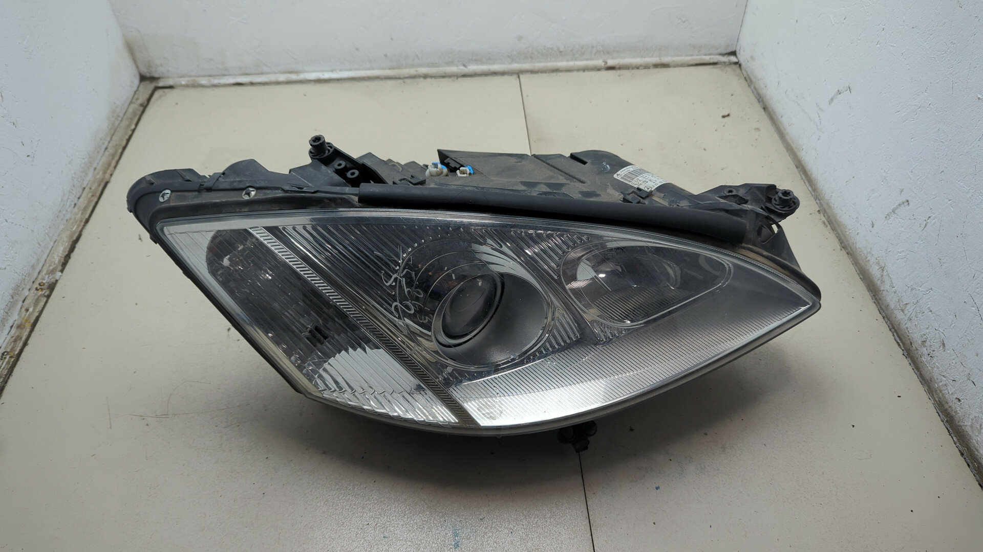 Фара (передняя) правая Mercedes S W221 Б/У