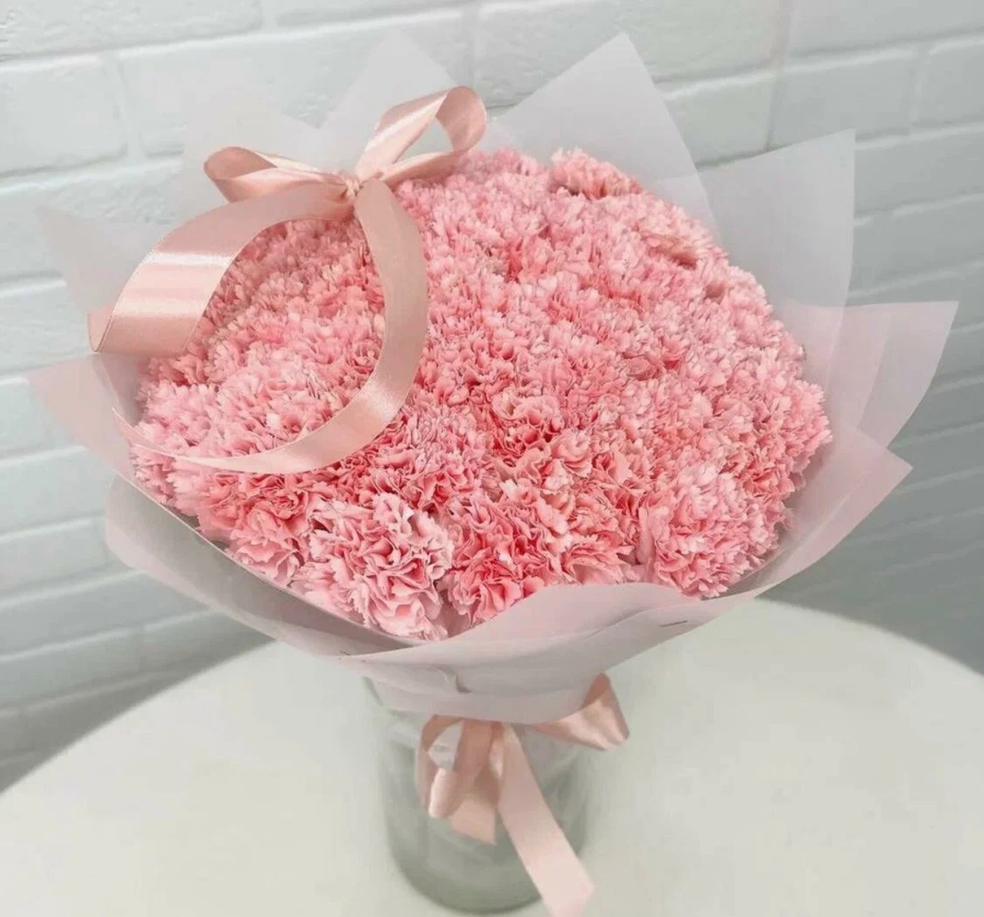 Монобукет ShokoFlowers "Розовые диантусы", 51 цветок, на стеблях, 8 марта, выпускной