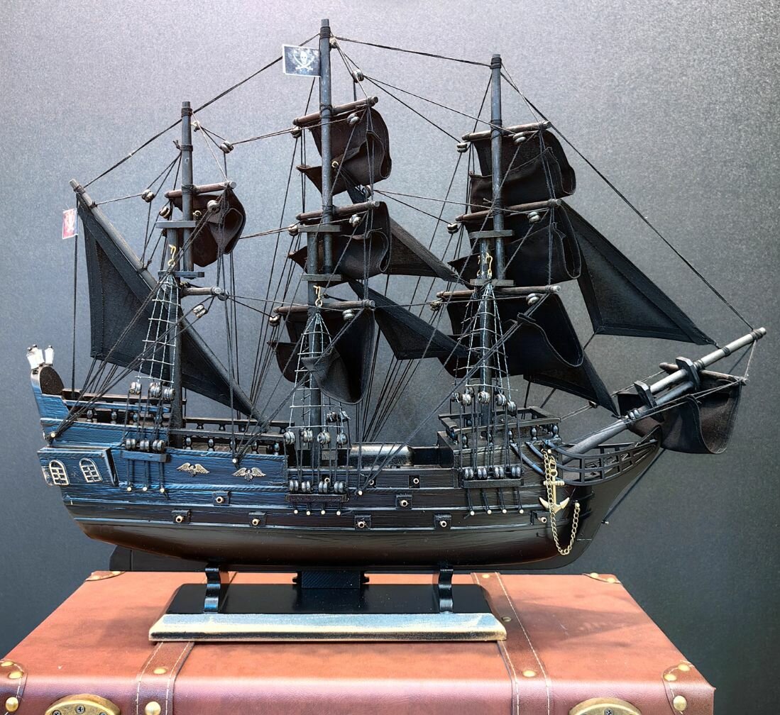 Черная жемчужина, пиратский корабль из фильма "Пираты Карибского моря", деревянная модель парусника, готовая, декоративный сувенир