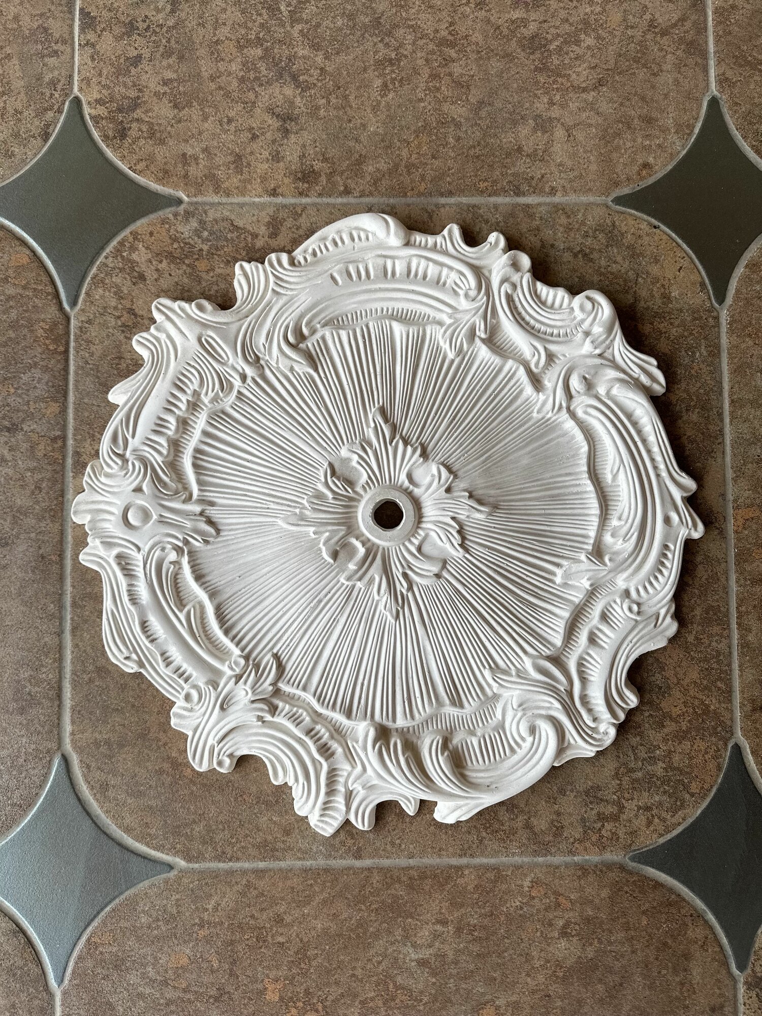 Элемент лепного декора