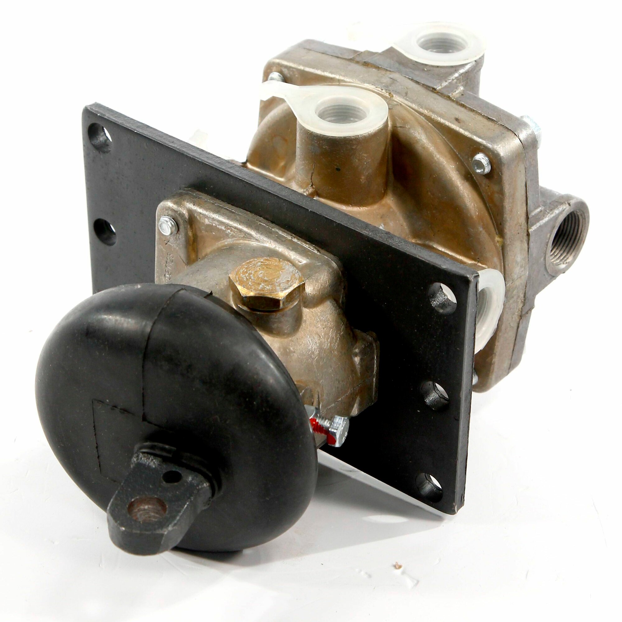 Кран тормозной 2-секционный с рычагом ГАЗ-3307, 3309