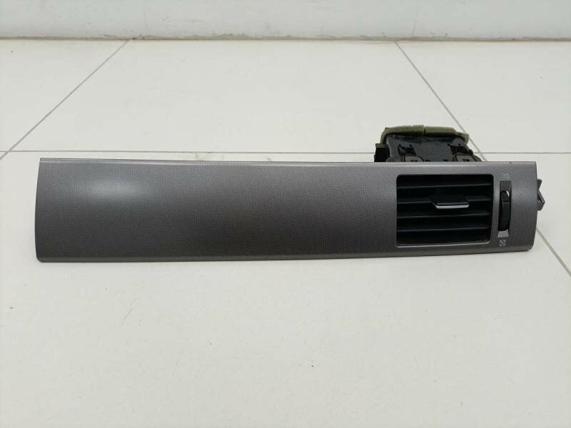 Дефлектор воздушный Nissan Tiida C11 2007-2014