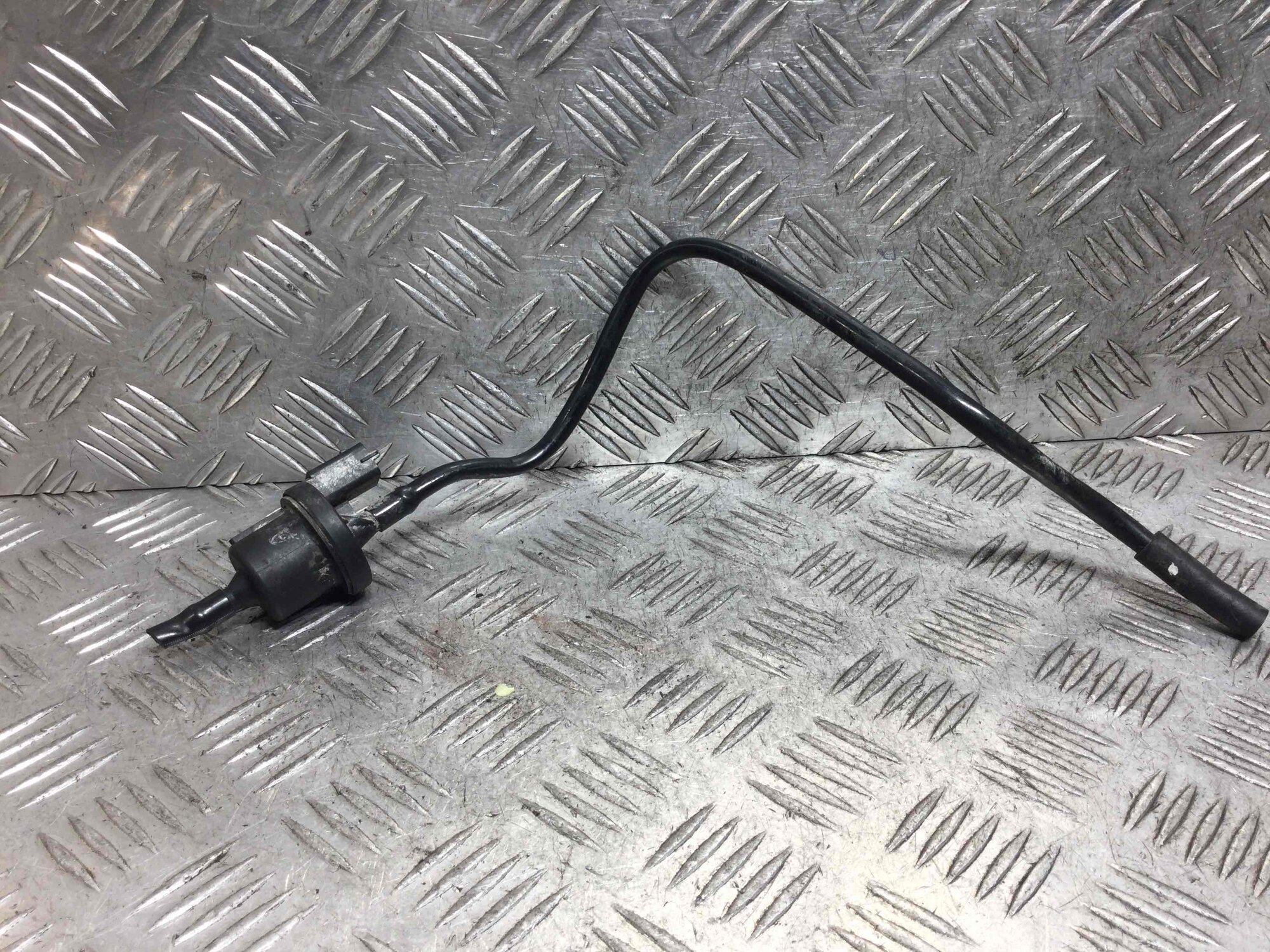 Б/У Клапан вентиляции топливного бака Ford C-MAX 1 поколение [рестайлинг] (2007-2010) 2008 г.