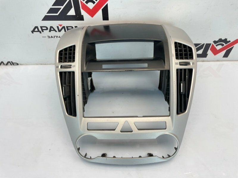 Б/У рамка магнитолы Kia Ceed 2009 ED G4FC nприсутствуют потертости, царапинки 65905 Hyundai-KIA арт. 847401H0301S