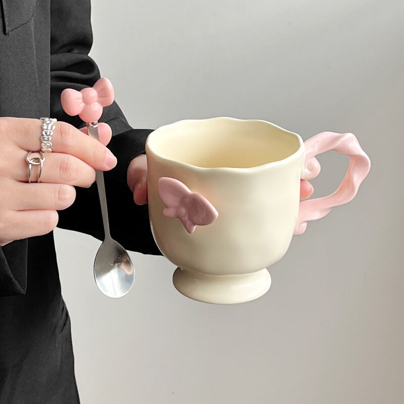 Изящная керамическая кружка с бабочкой для девочек, стильная кофейная кружка, идеальный подарок для любого случая.