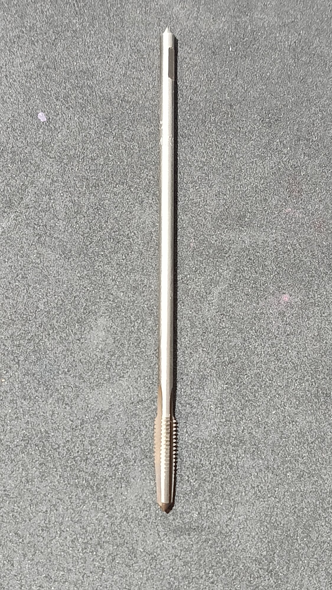 Метчик гаечный М4х0,7 Р6М5 прямой хвостовик L-90мм Йошкар-ола