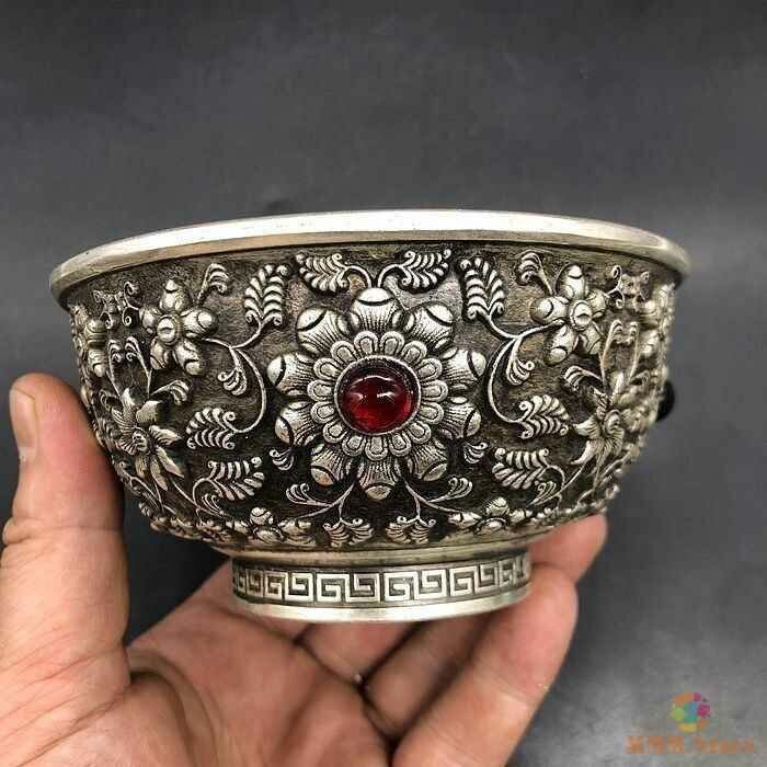 Цветочный узор, инкрустация драгоценными камнями Старинная серебряная чаша, коллекция 1933 года