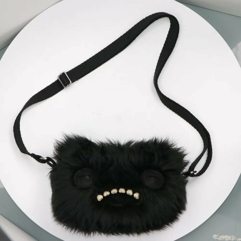 Fuggs Ugly Tooth Monster Fluffy crossbody Bag/ Карманная сумка/Зубы, как у человека, тонкие глаза, бежевые волосы, подходят для детей в возрасте от 4 лет и старше.