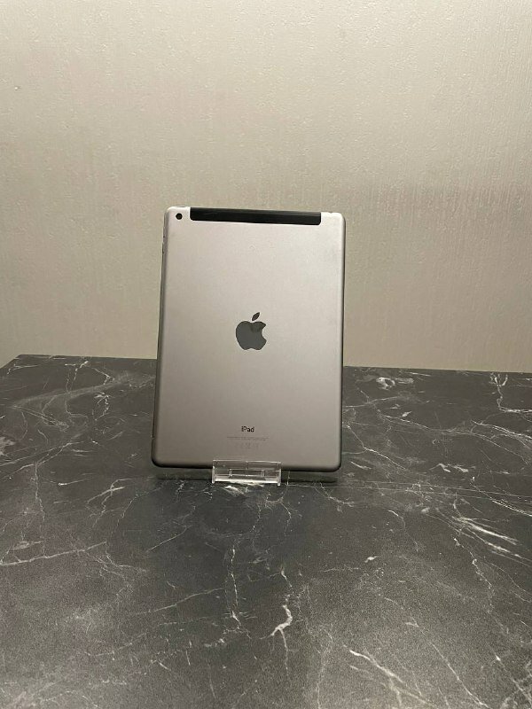 9.7" Планшет Apple iPad 6 2018, Wi-Fi + Cellular, 32 гб, Серебристый