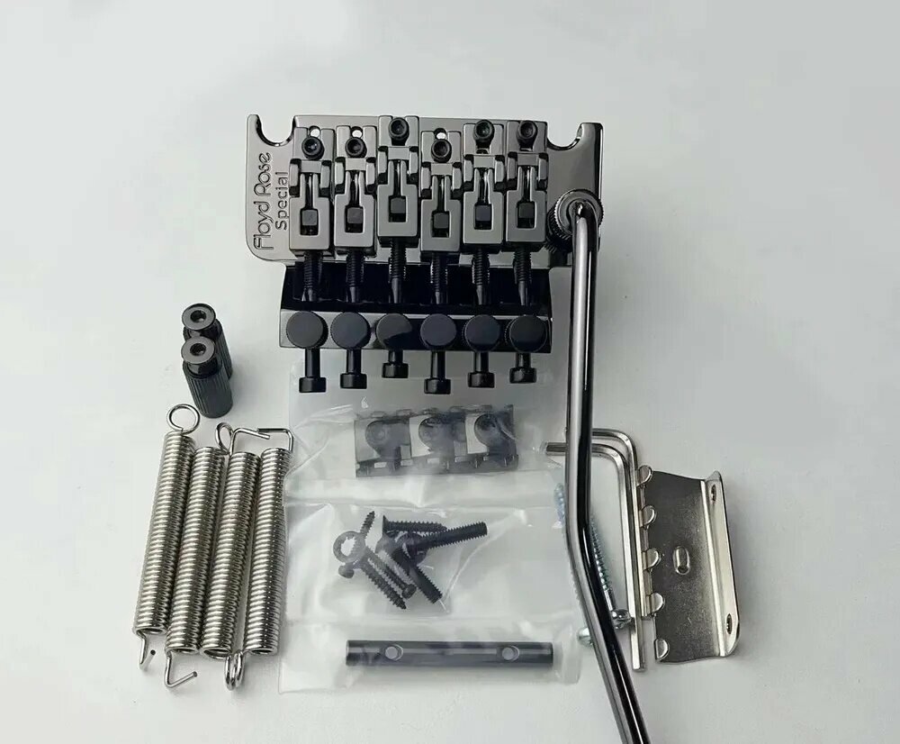 Электрогитара Floyd Rose Special с системой тремоло и креплением бриджа. Порожек 42 / 43 мм. Длина блока 34 мм