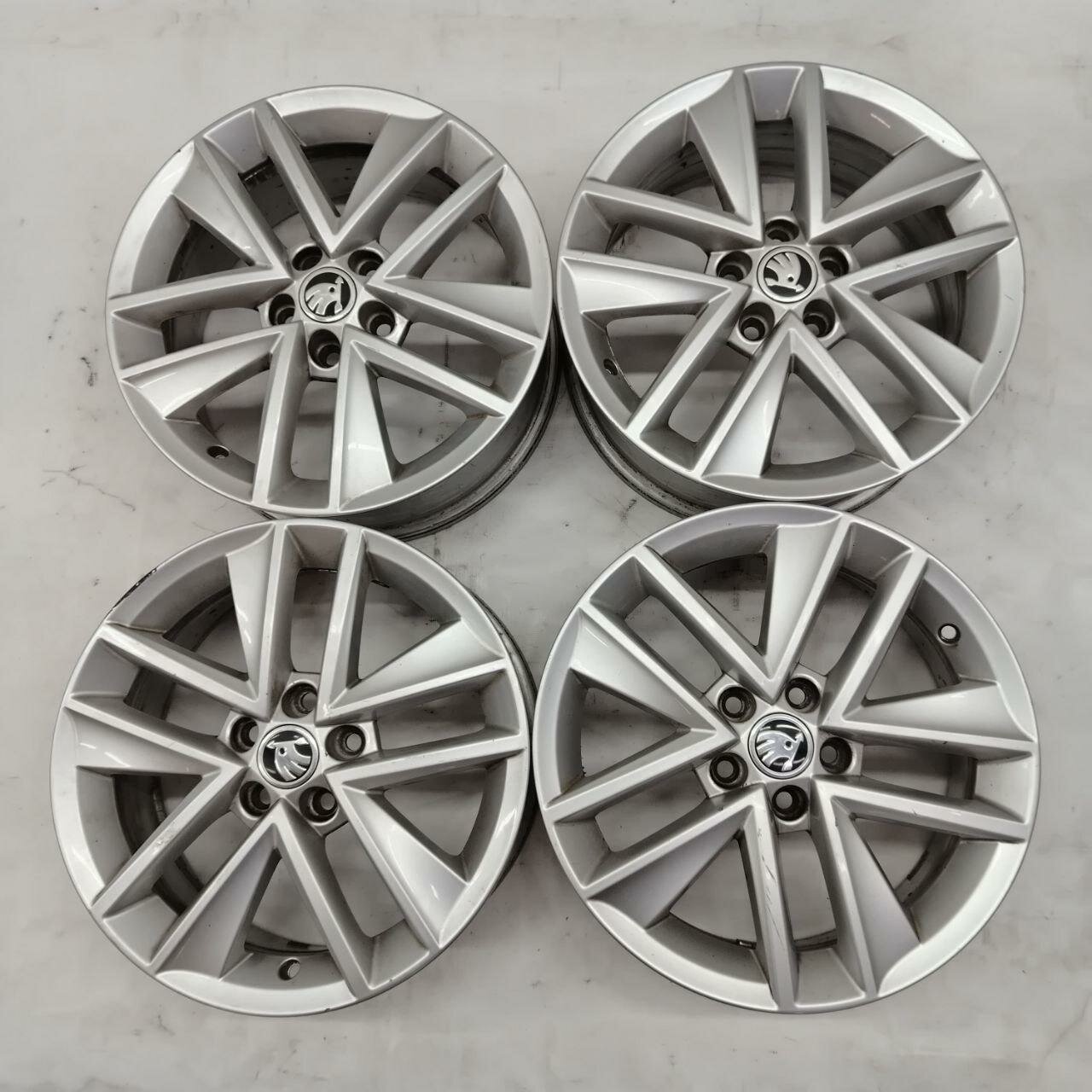 Колесные диски Skoda 16x6 PCD 5x100 D57.1 ET40 (оригинал)