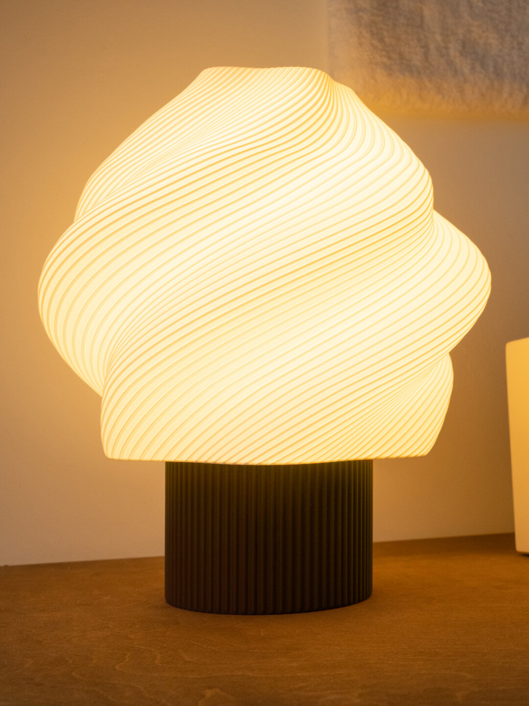 Лампа настольная Kumo Cream коричневая, 3D, E27, светильник в форме мороженого