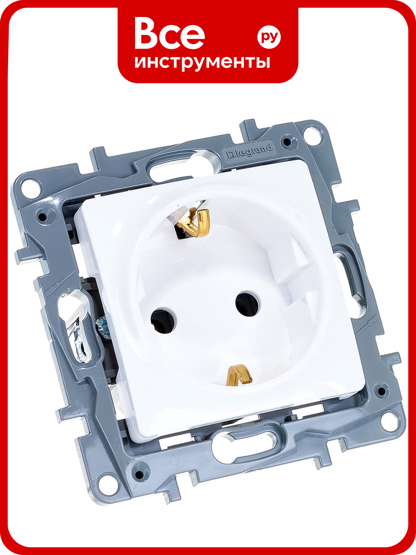 Розетка Legrand с заземлением Legrand Etika без шторок 16А 250В винтовые зажимы белый