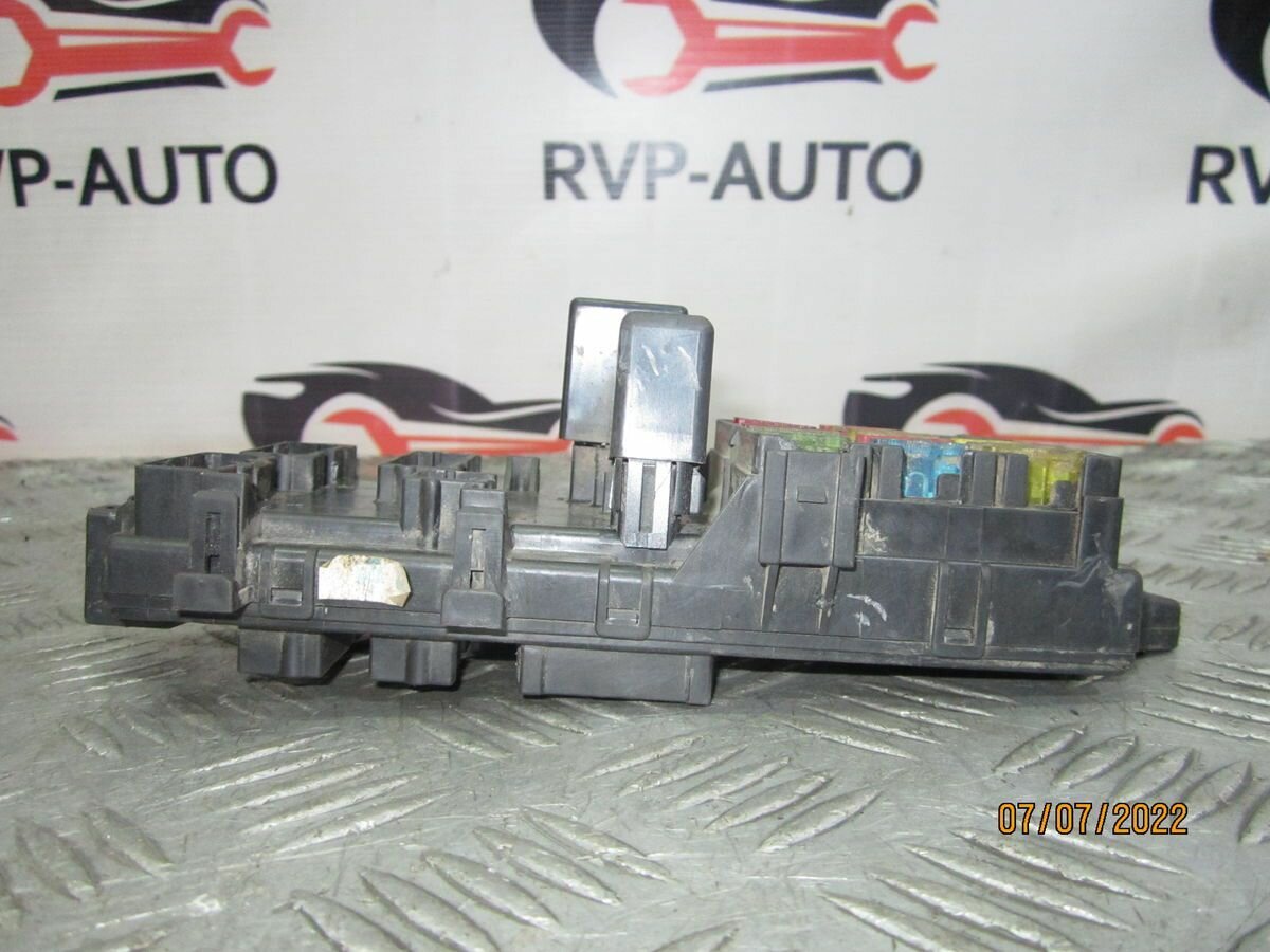 Блок предохранителей Mitsubishi Lancer CB 1992-00