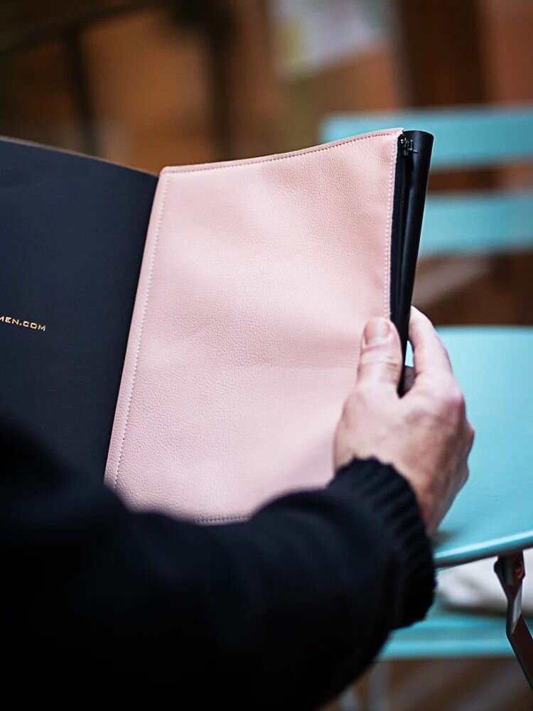 Louise Carmen Портфолио Leather Portfolio for Magnum (L) - цвет Powder pink