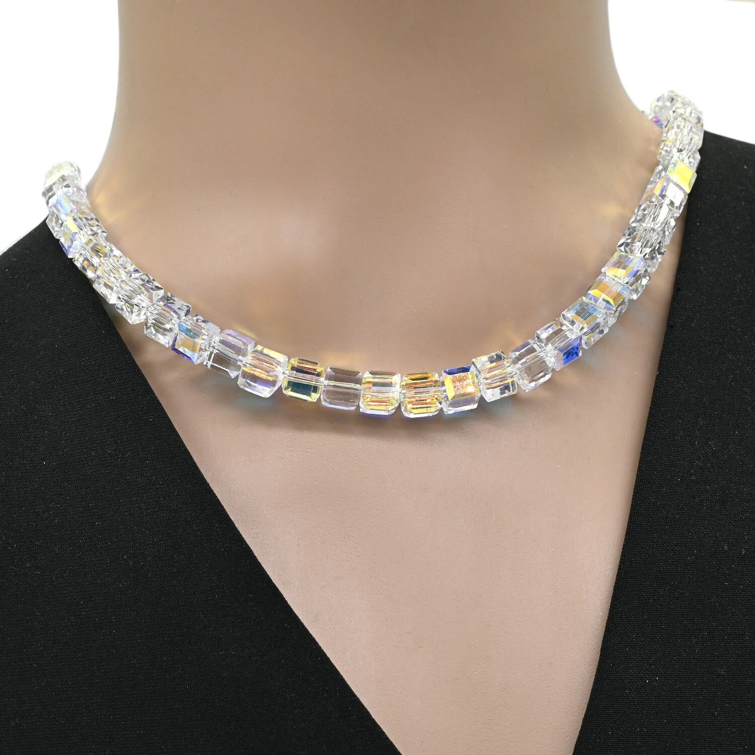 Бусы, циркон