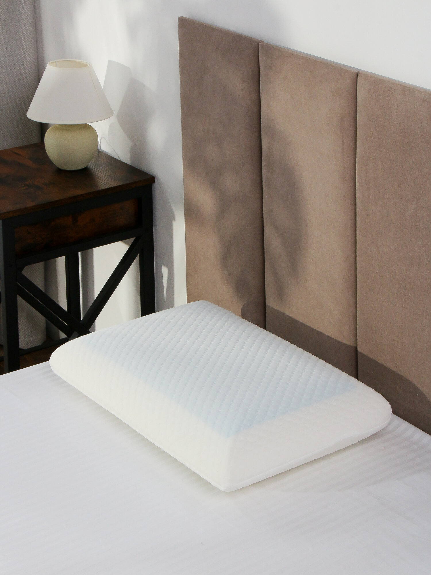 Ортопедическая подушка Silvano 40х60х12 см для сна, эффект memory foam, охлаждающий гель-слой, чехол из хлопка