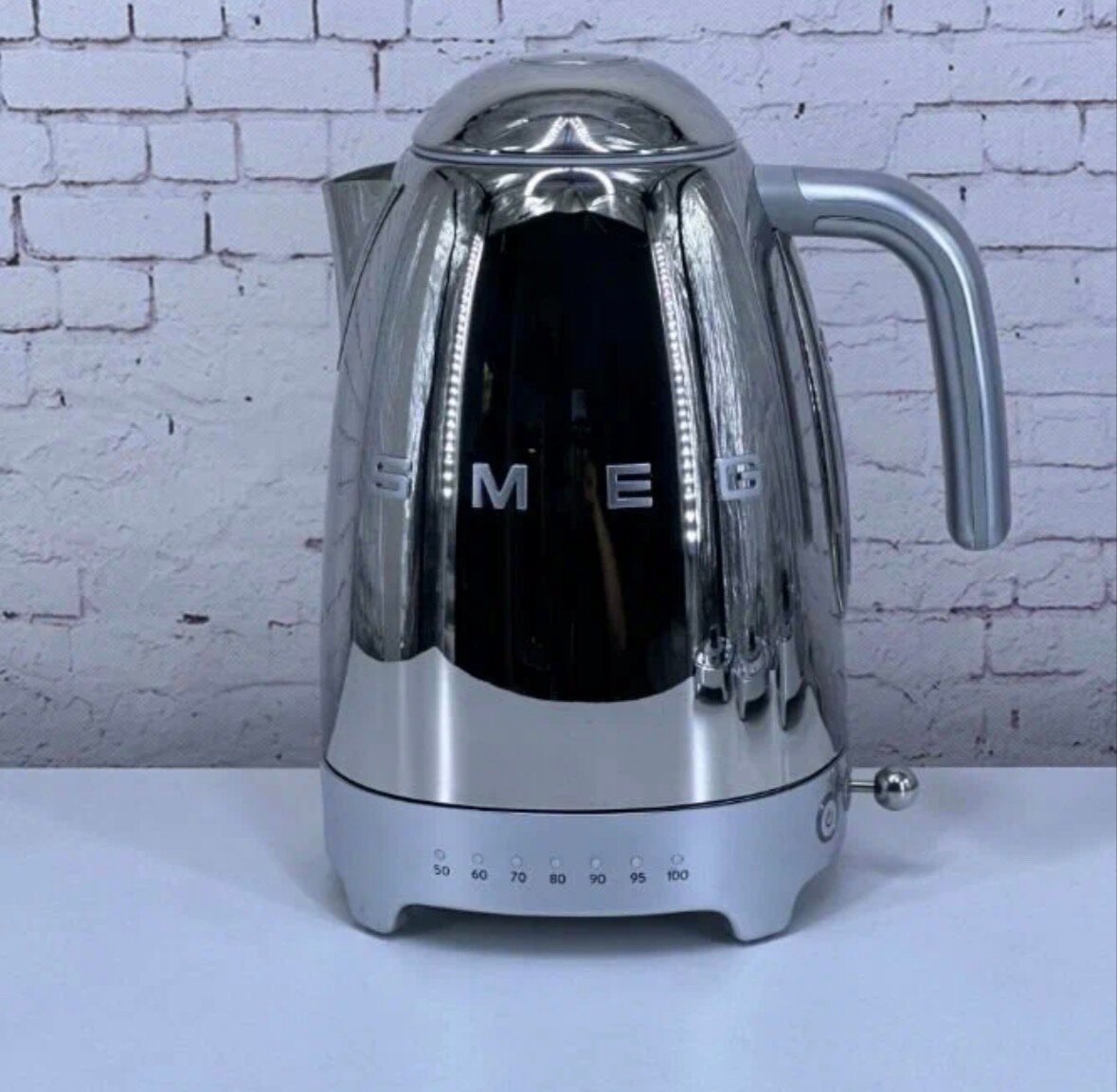 Электрический чайник с регулировкой температуры Smeg объем 1.7 л, нержавеющая сталь, цвет серебристый