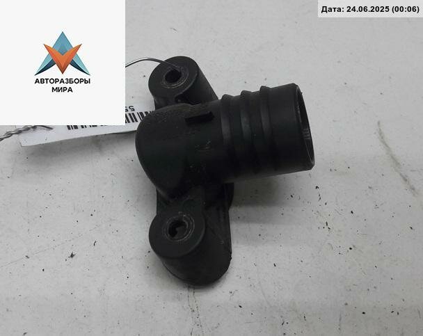 Прочая запчасть Volkswagen Golf 5 2004 1K1820215B