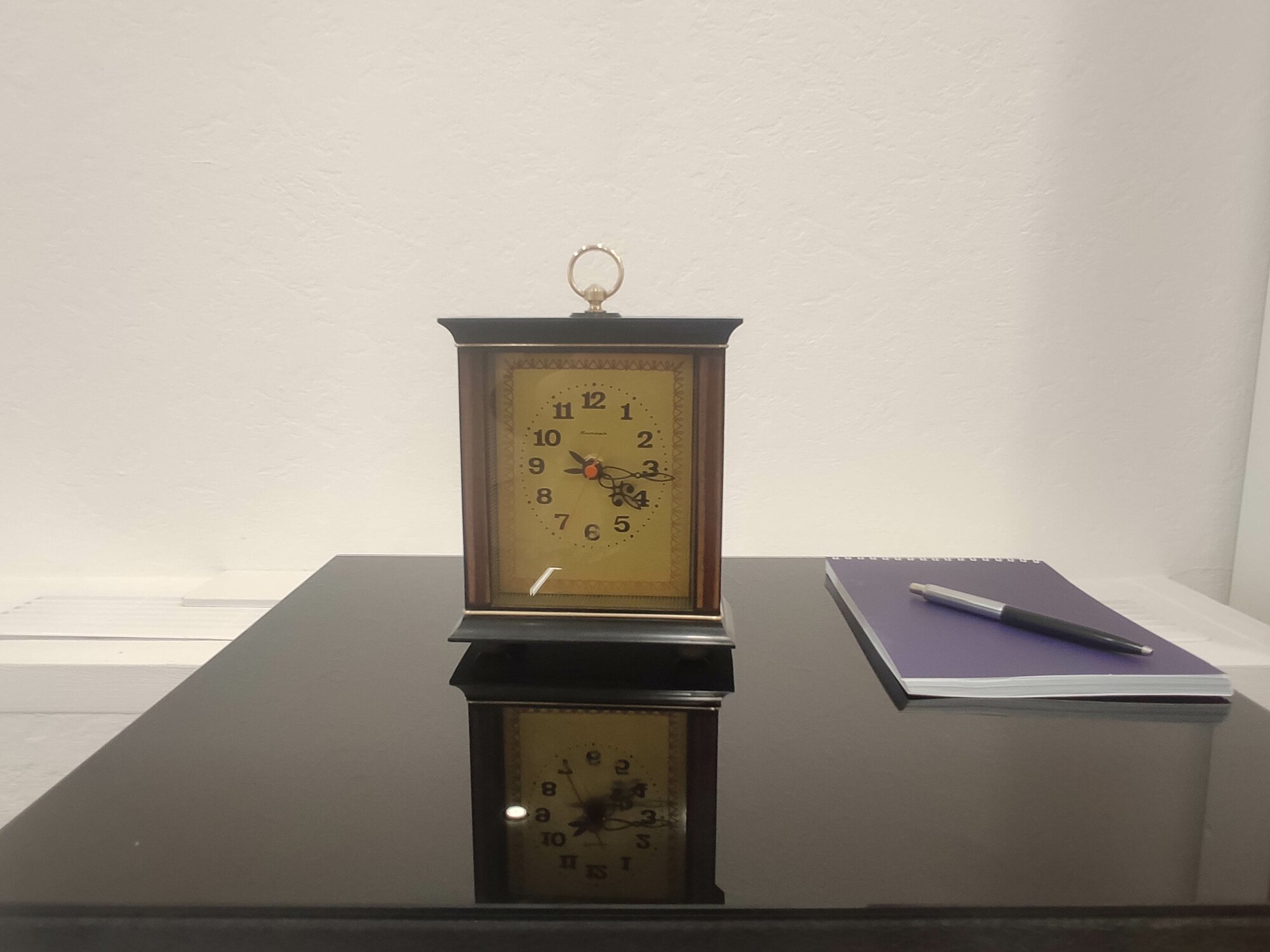 Винтажные каминные настольные часы Янтарь Кварцевые, СССР, Латунь, Пластик, Стекло, Коричневые ретро идеальный подарок