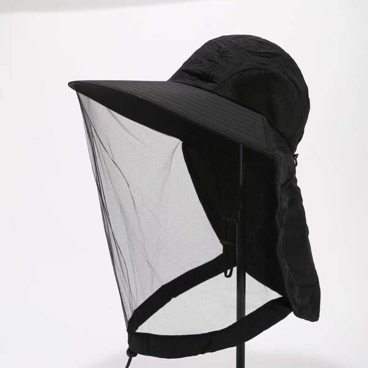 Москитные сетки на голове. Противомоскитные сетки, включая солнцезащитные шлемы, серые