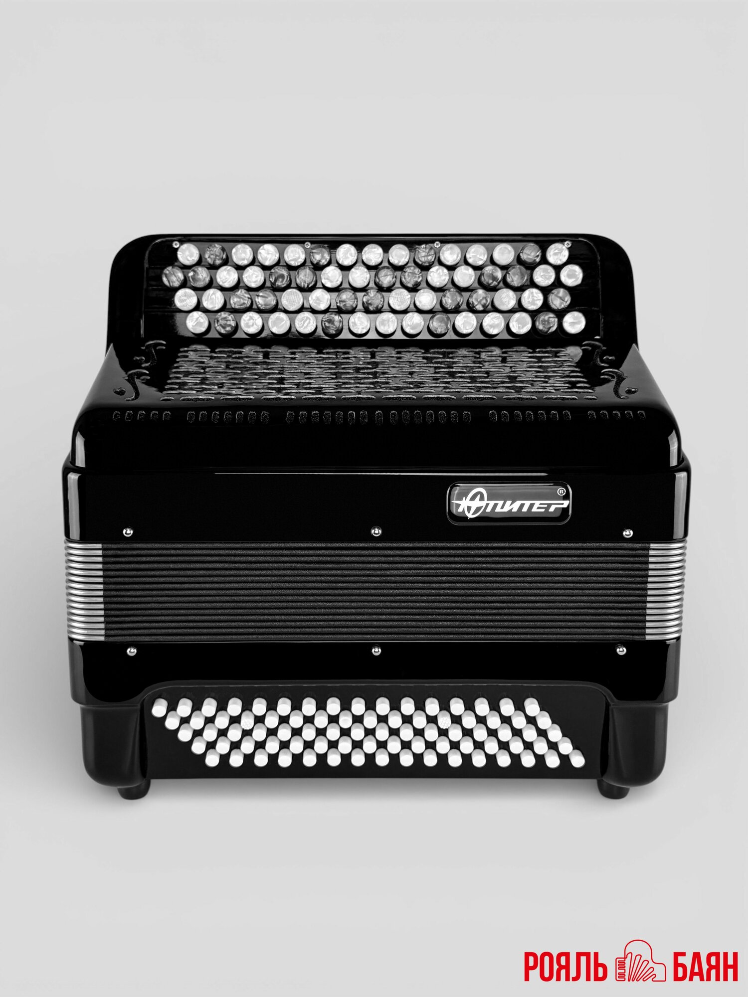 Баян "Юпитер-2ДНВ" 61(46)x80. 61 клавиша в правой и 80 в левой.