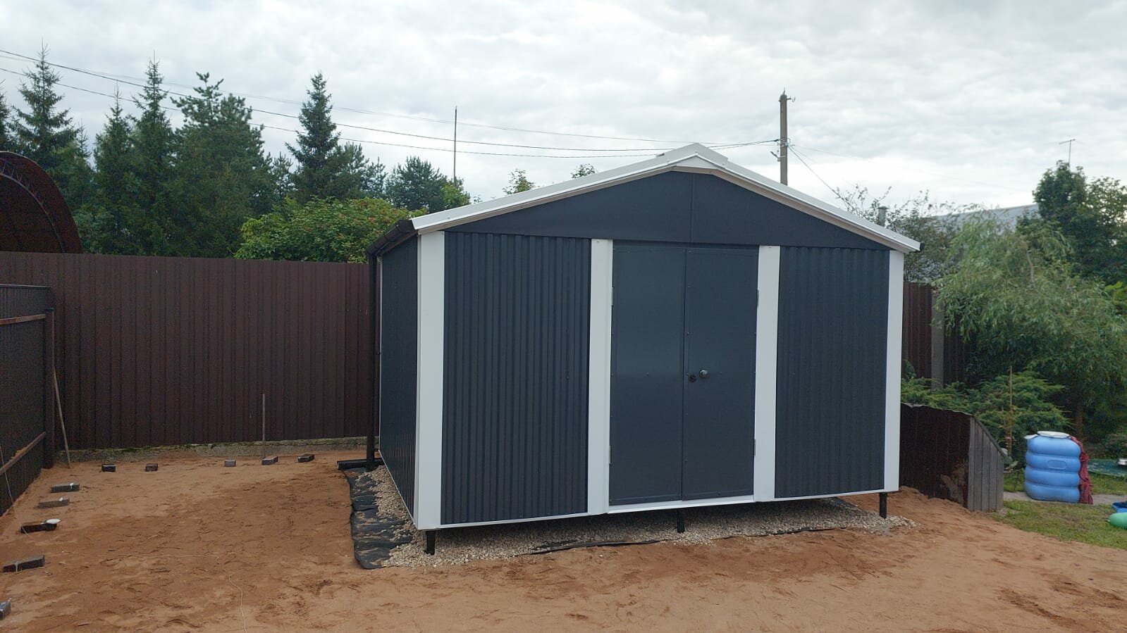 Хозблок с полом металл, 3,84x2,85м, на винтовых сваях, с водосточкой